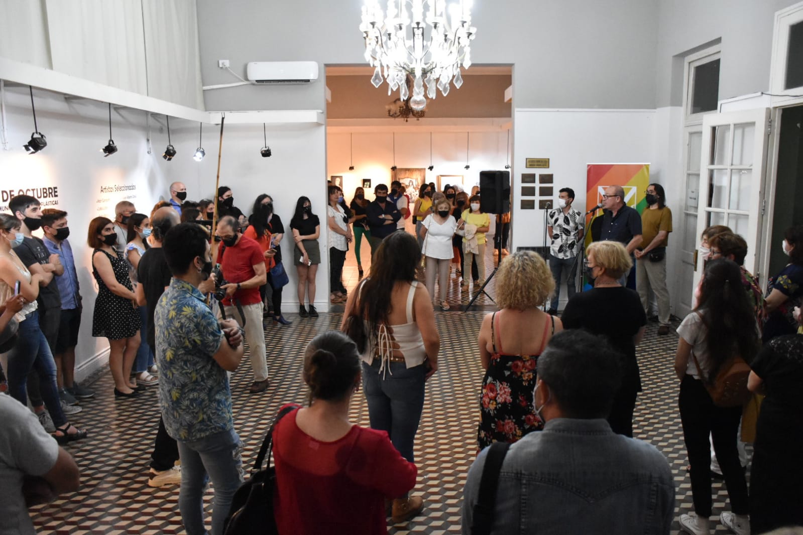 FUE INAUGURADO EL SALÓN ANUAL DE ARTES PLÁSTICAS | HoyChivilcoy ...